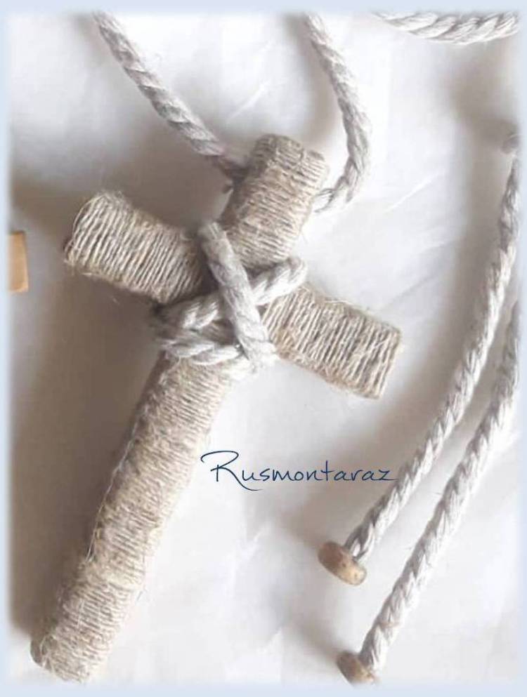 Cruces de comunión. Comunión niño